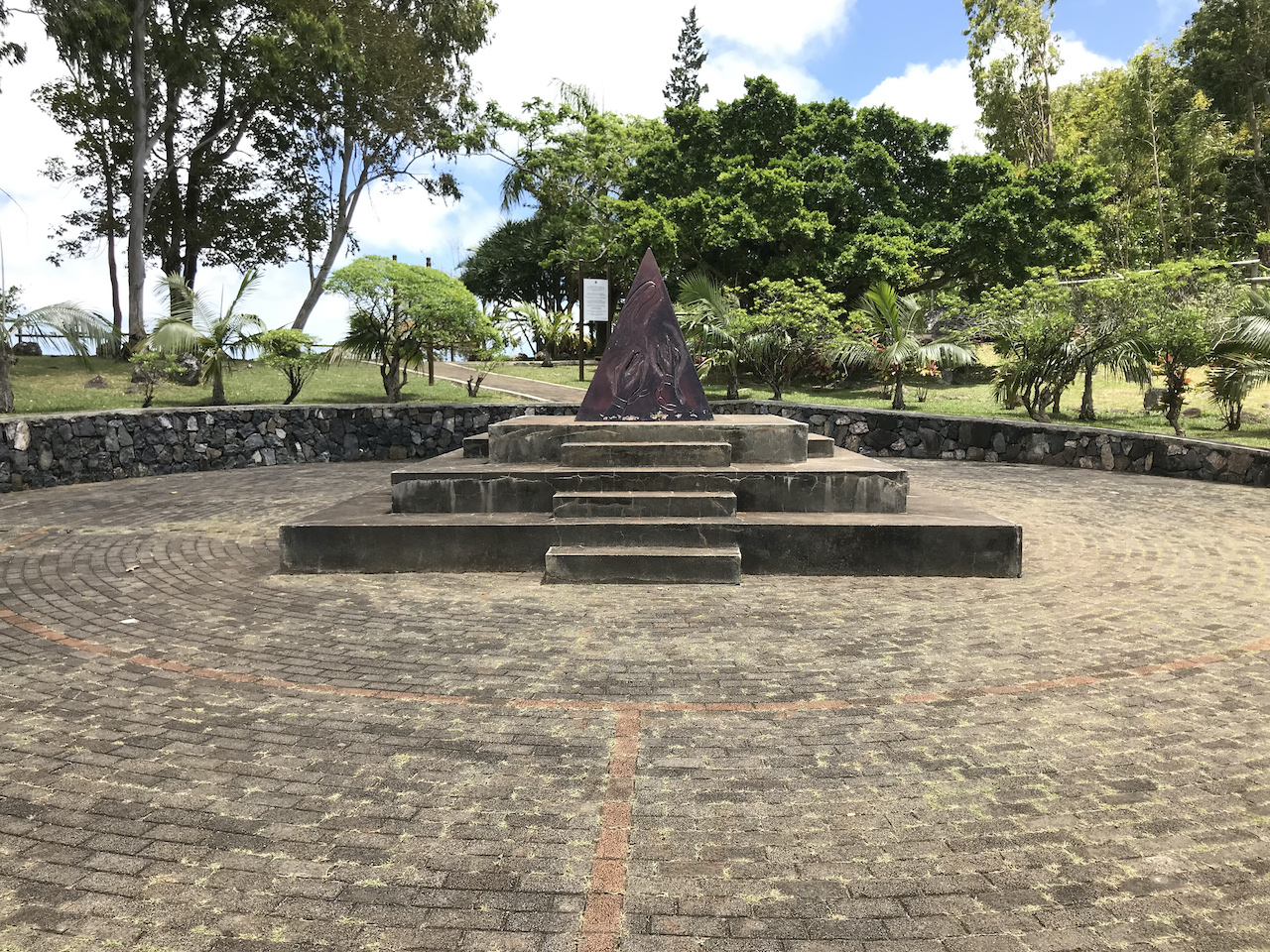 Tombeau Maragon En | Discovery Rodrigues